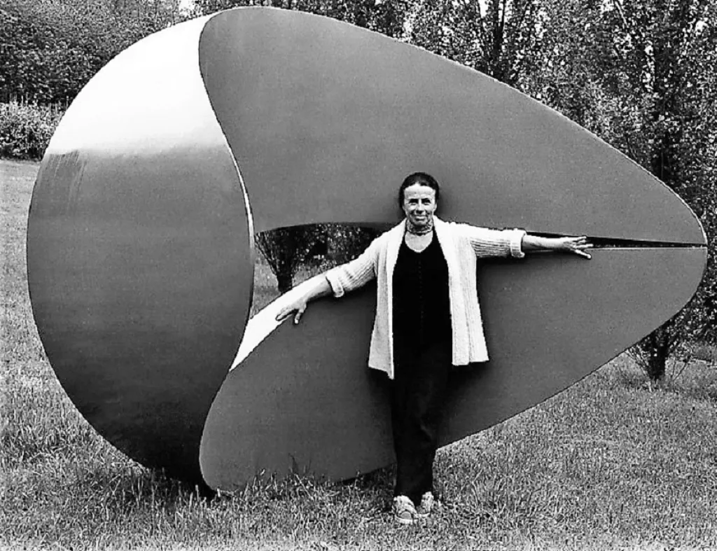 Marta Pan, sculptures - Galerie Chauvy
